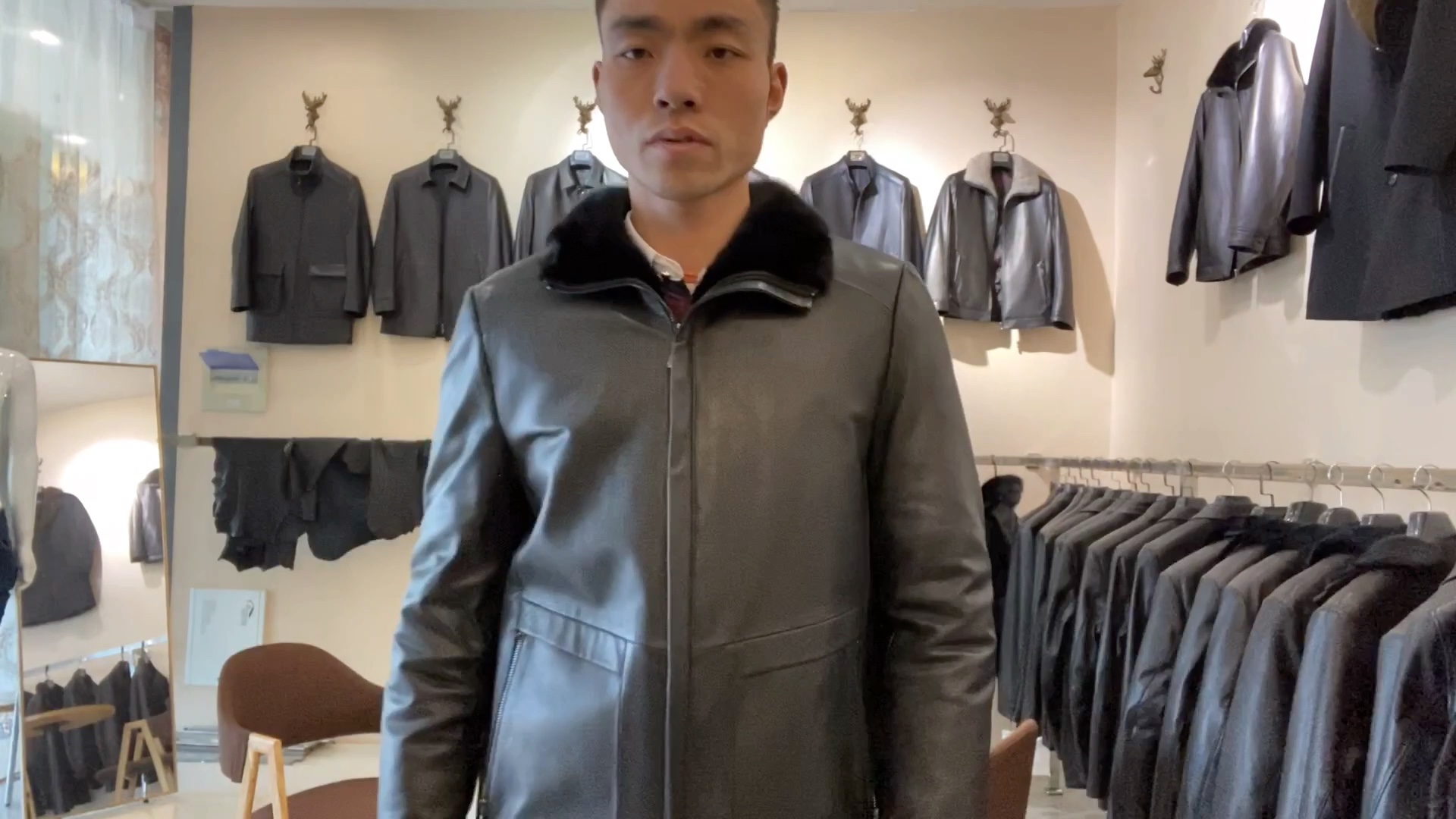 小羊带大家看看男士真鹿皮皮衣,真鹿皮和仿鹿皮有什么区别