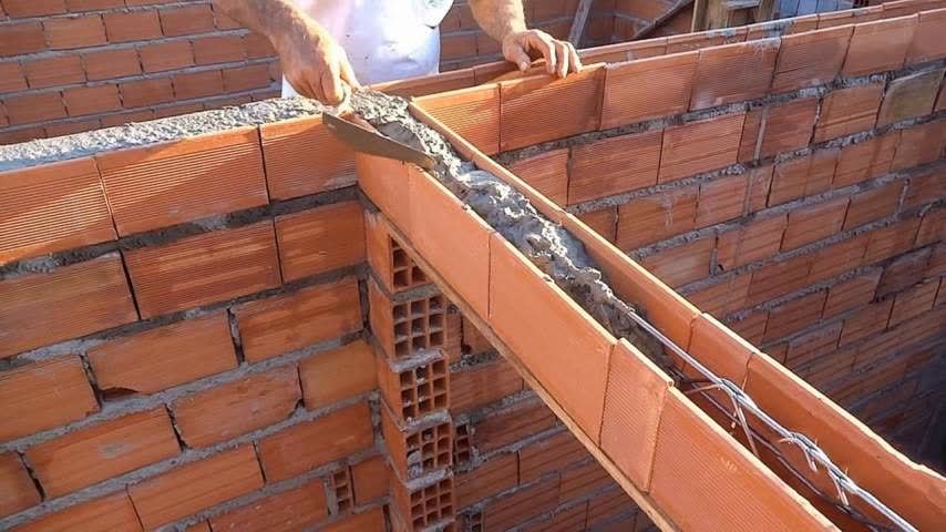 老外混凝土浇筑过梁和圈梁,像这样的做法,符合规范吗