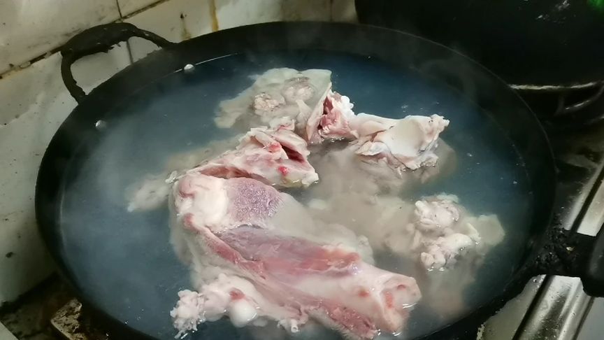 二十几年的螺蛳粉经验,骨头螺蛳汤熬制