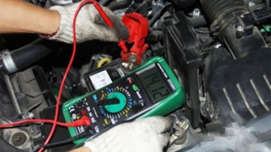 怎么快速判断蓄电池好坏?一个表就能搞定,跟着步骤照做