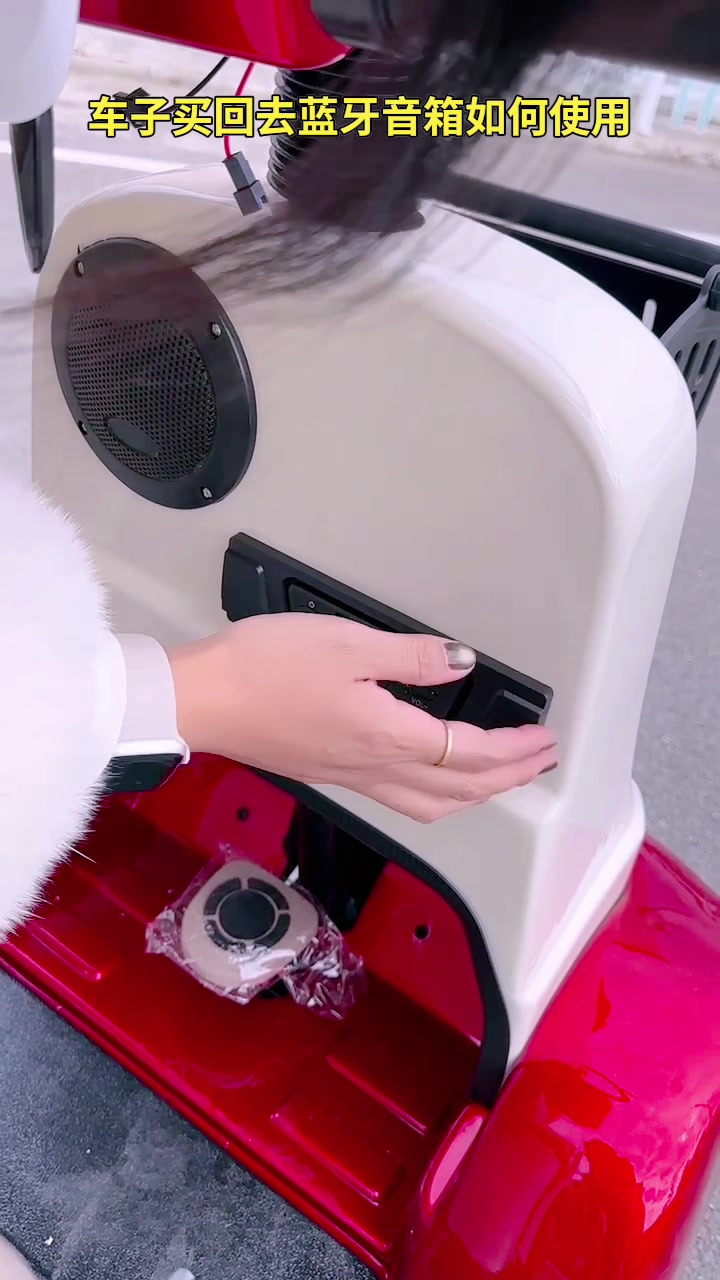 #残疾人助力车 #老年代步车 #电动四轮车 #老人出行代步工具 #电瓶车