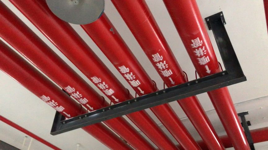 抗震支架安装,对线槽、管道进行保护,发生地震时可以保证安全