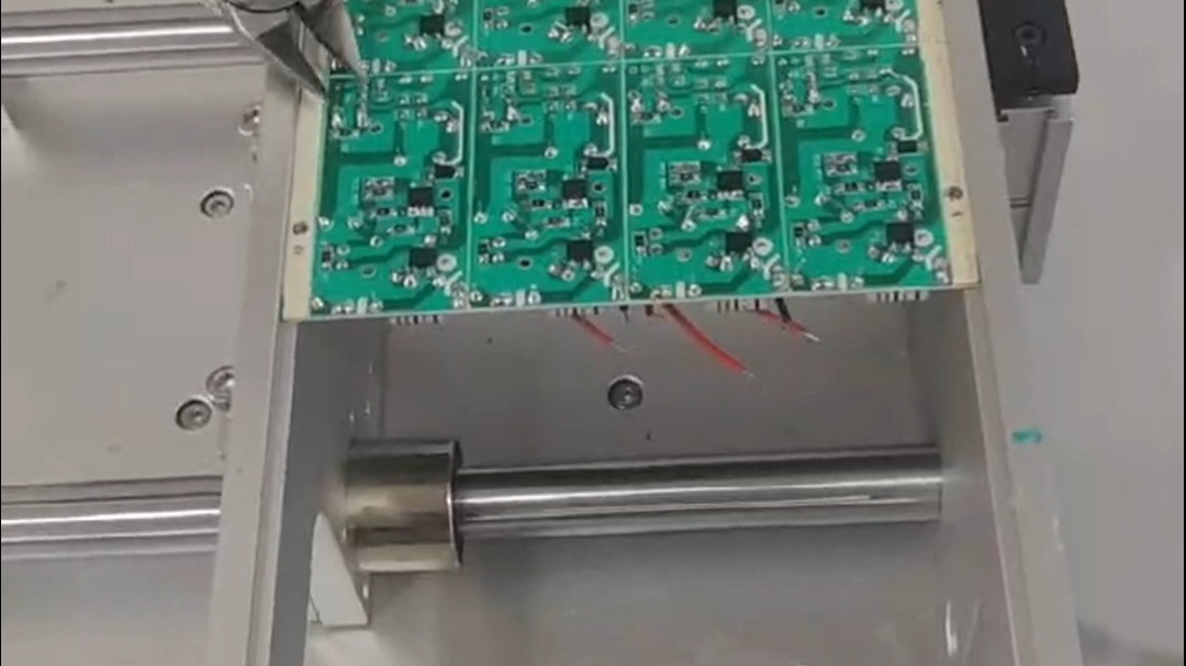 ...长脚元器件自动剪脚机 脚搭剪脚机 脚踏小型剪板机 MOS管切脚机 自...