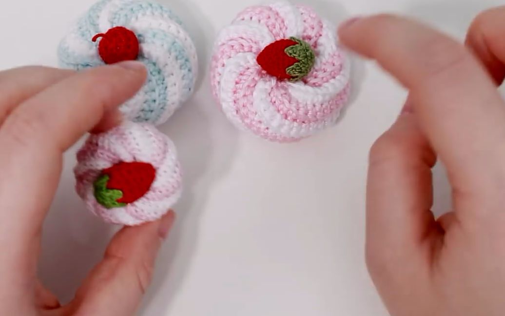 创意针织DIY,教你钩织“奶油糕点”的方法,看起来就流口水