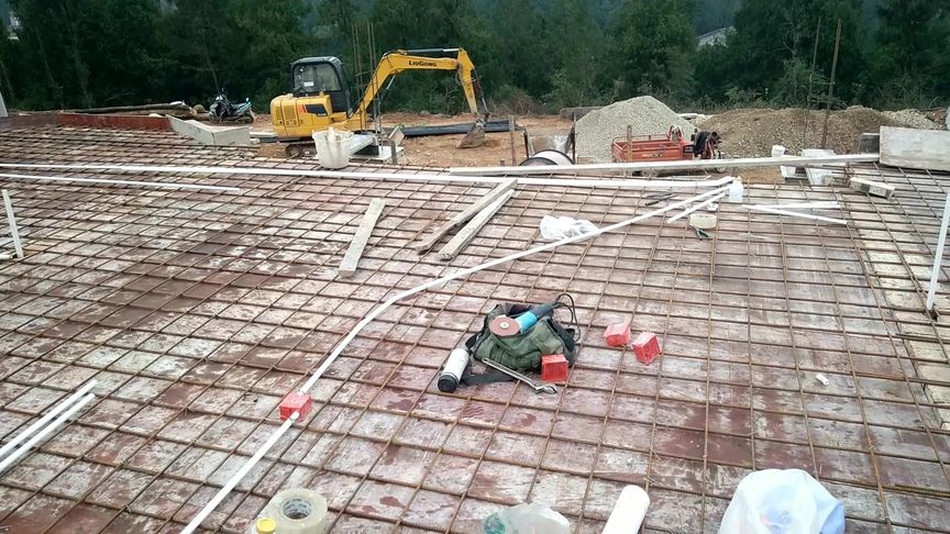 阿文的房子绑钢筋打现浇了,这样的方法也太花人民币了吧!心痛啊