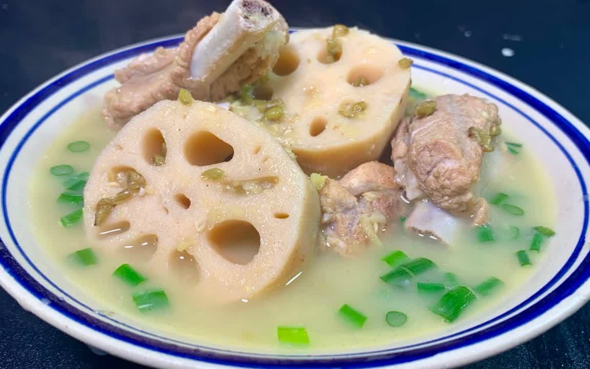 大厨教你排骨藕汤的家常做法,步骤详细,汤汁浓香,莲藕.