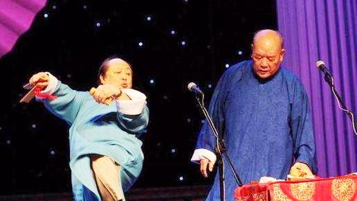 黄铁良尹笑声的这段快板对唱三节拜花巷堪称教科书式的表演,包括郭...