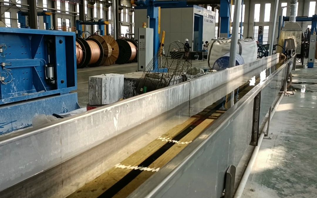 ...电缆生产厂家使用导体原材料为G纯度无氧铜线芯,不易发热防击穿...