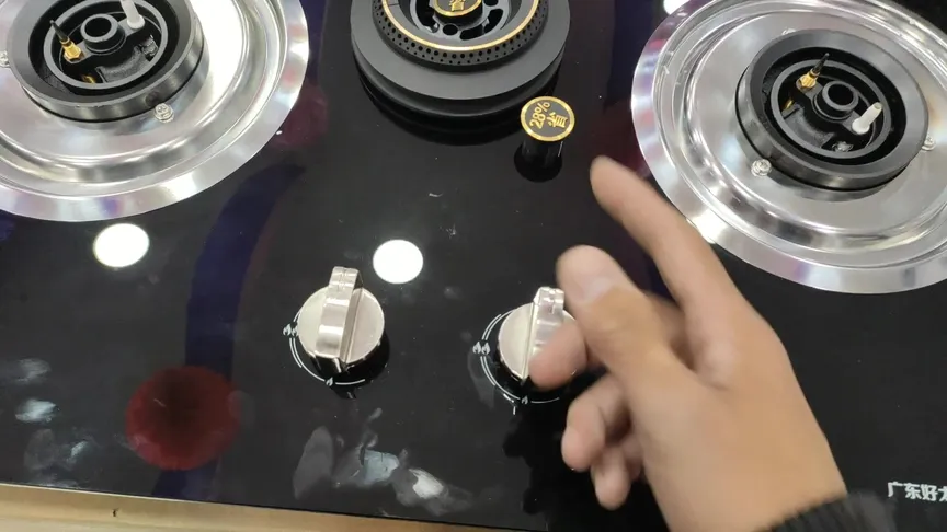 专业维修傅讲述燃气灶维修,拆机视频简单易懂