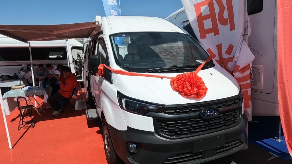 20万选择2023款新全顺中轴中顶房车还是V90长轴高顶房车