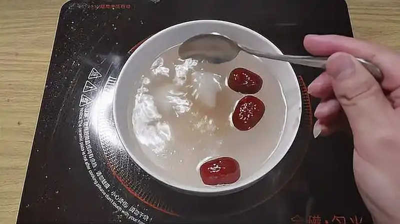 止咳化痰的冰糖雪梨汤做法