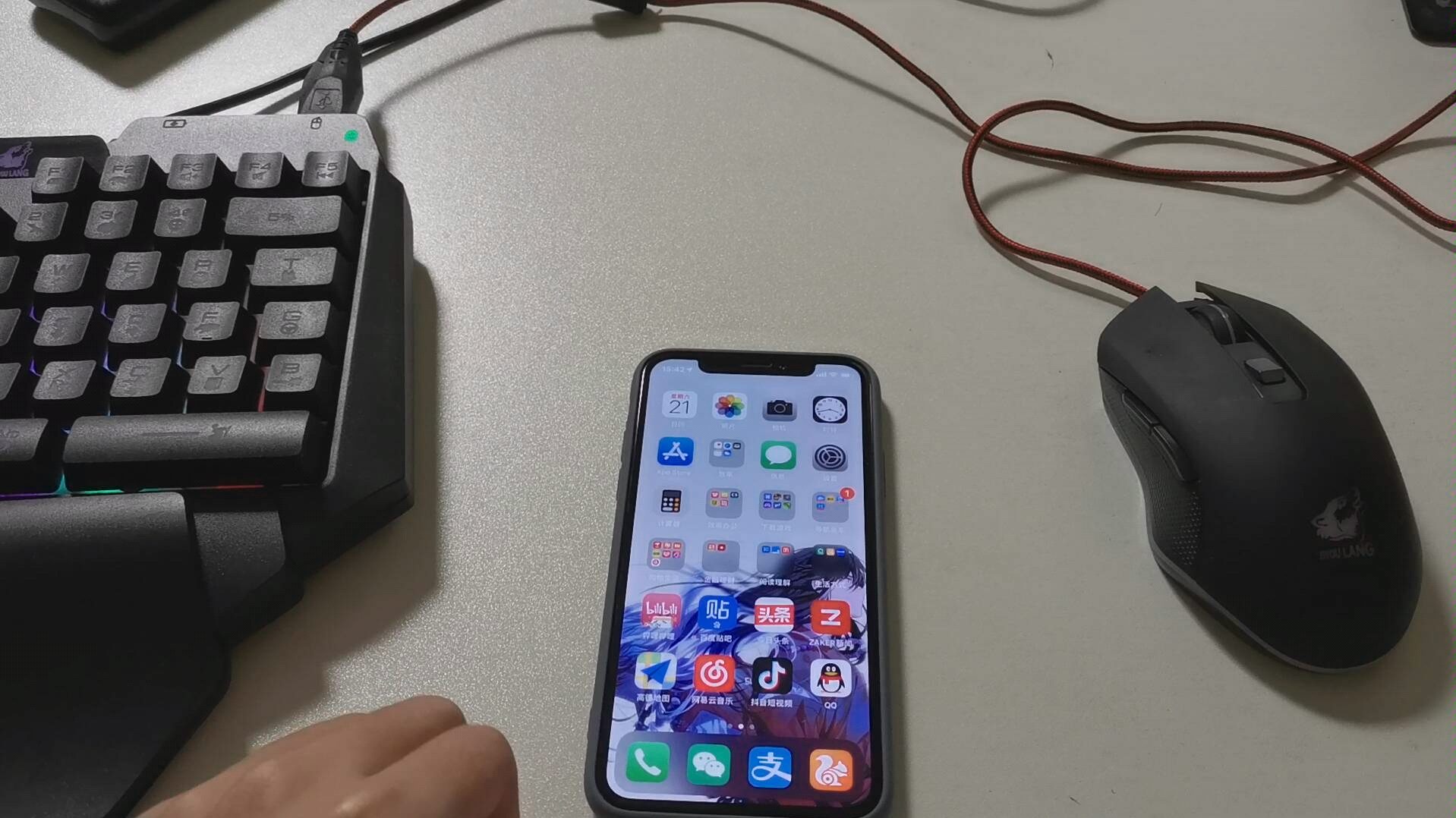 自由狼王座苹果手机呼出鼠标指针视频教程