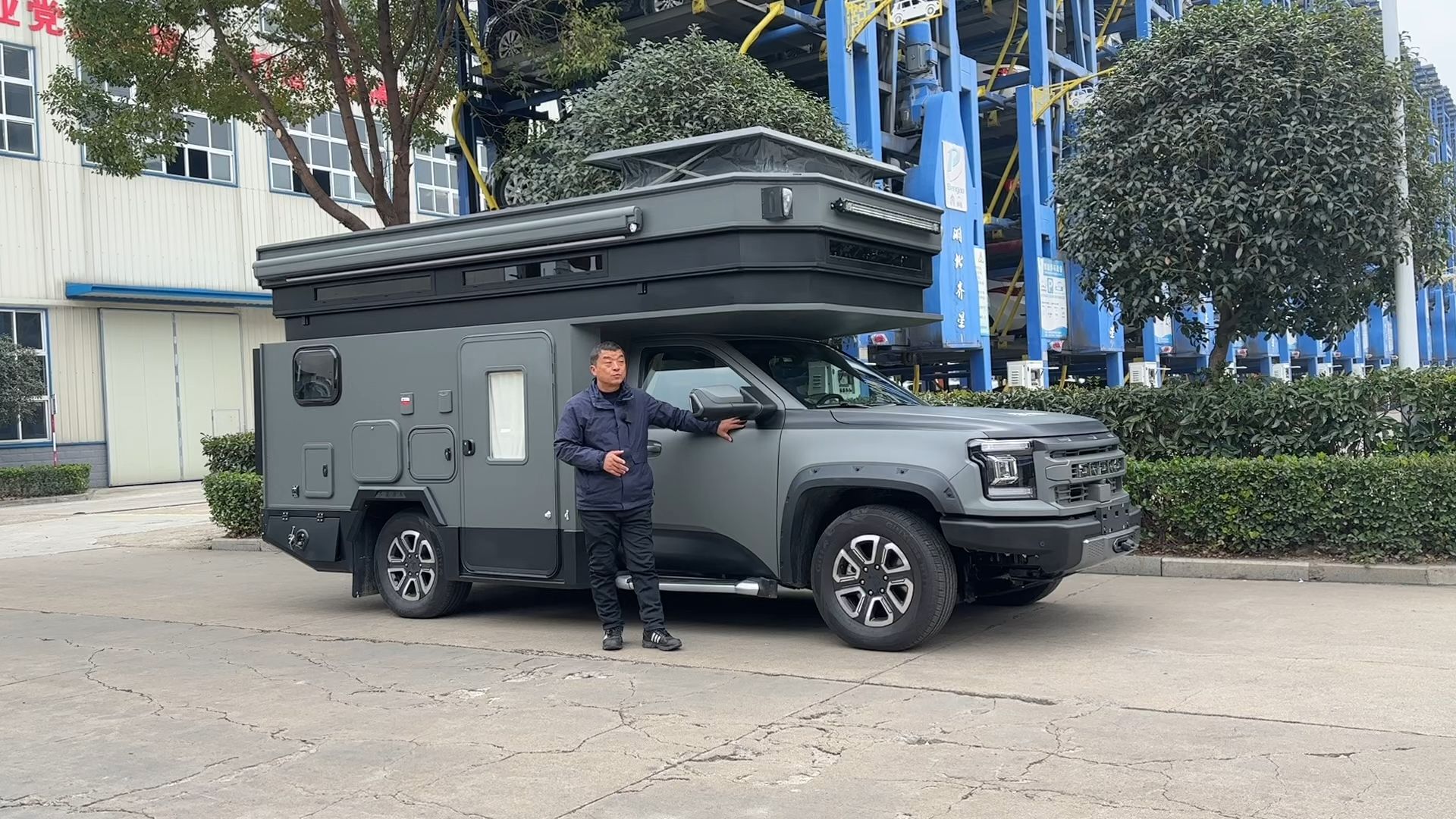 两种升顶方式加持的江铃大道越野房车,大排量全铝箱体三把差速锁