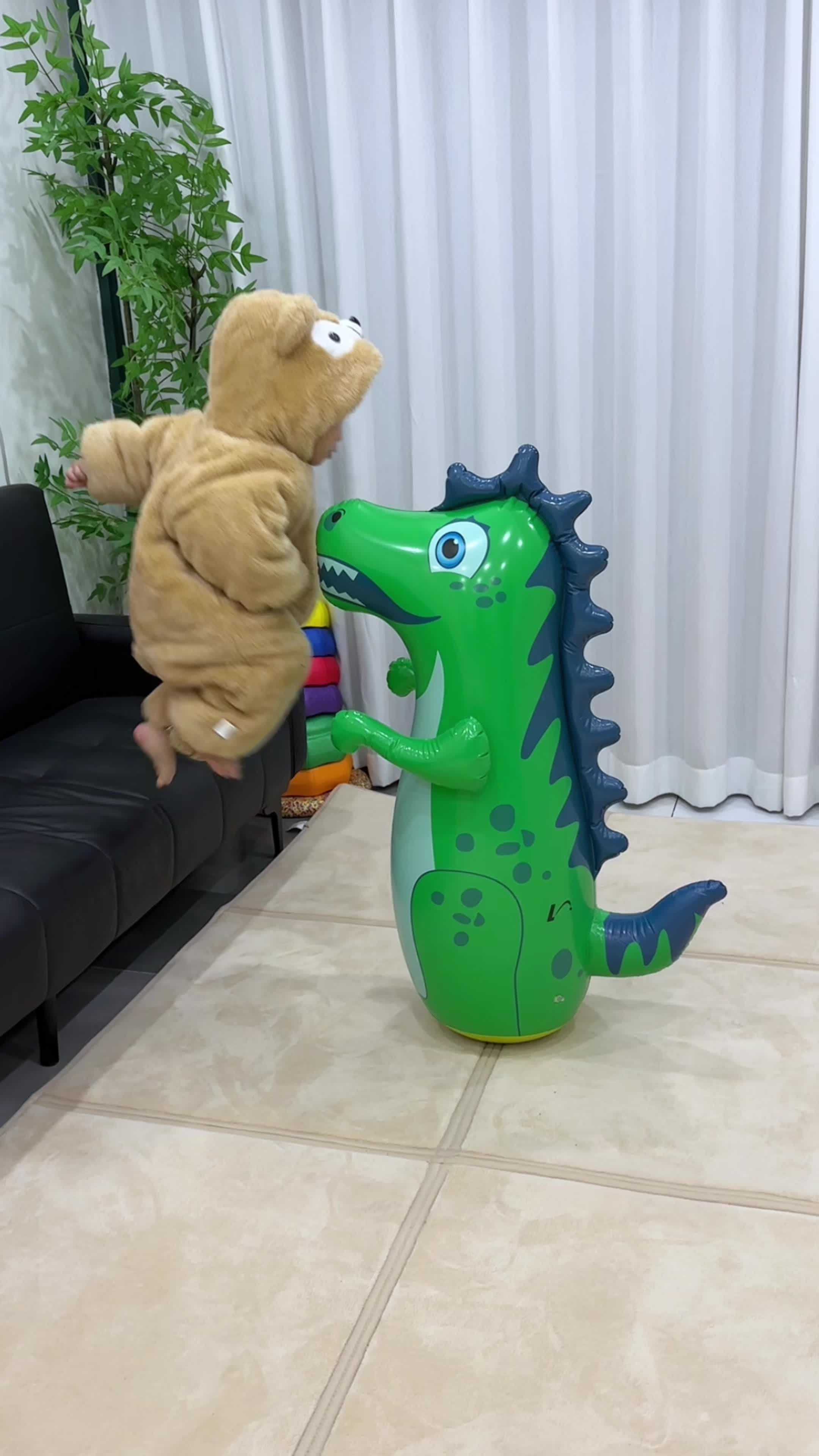 我儿子真的太爱打这个恐龙不倒翁了,怎么打都打不倒,激发宝宝好奇心,...