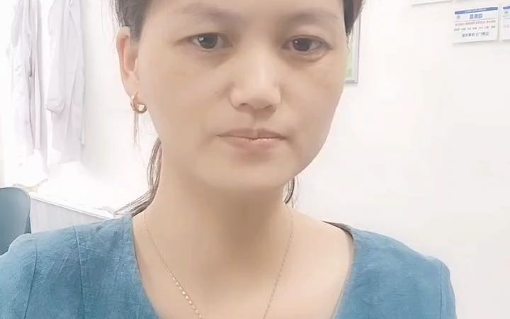 禽医老唐讲小鸡受凉感冒了怎么办鸡打喷嚏吃什么药好得快 小鸡甩头...