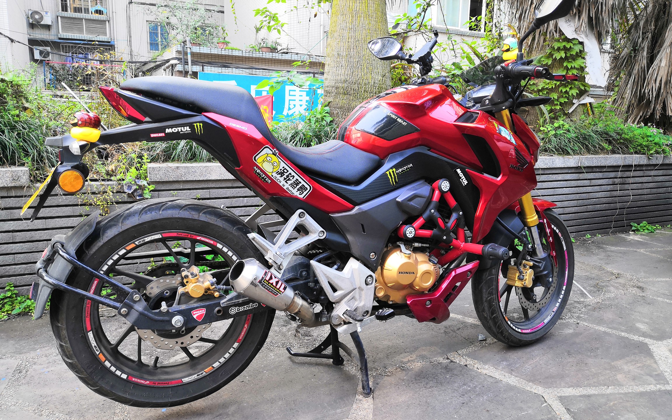 本田cb190r分享自己的小改装,还有把亿西尔排气的消音塞全部取掉会...