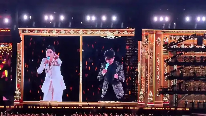 凤凰传奇北京演唱会创内地纪录,6万人大合唱震撼全场!
