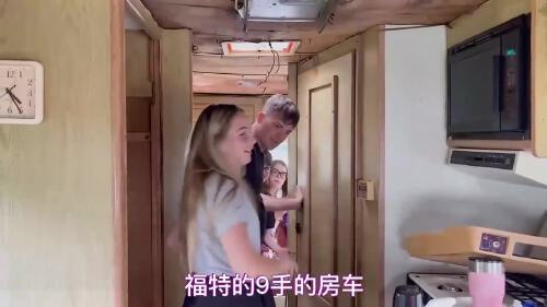 花5万爆改二手房车!夫妻亲手打造移动豪宅,完工后惊艳所有人!