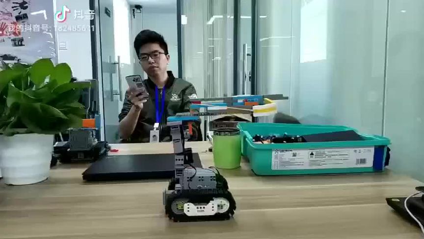 爱编程,AI未来～#机器人 #少儿编程