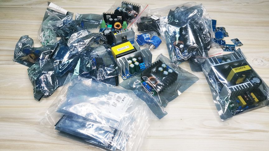 又剁手买了很多电子模块 这些模块都是什么 小伙到底想DIY些什么