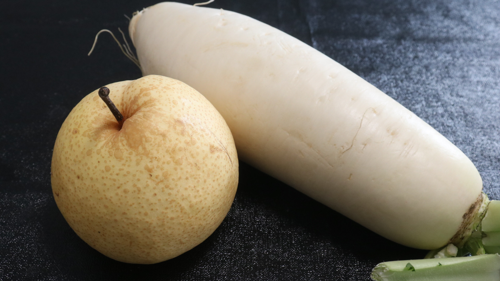 原来萝卜皮加雪梨皮,用水一煮,作用这么厉害,真是长见识了