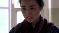 钢铁年代:女工人炼钢厂开机器,不料一下没注意,用铁桶把指导员砸晕了!