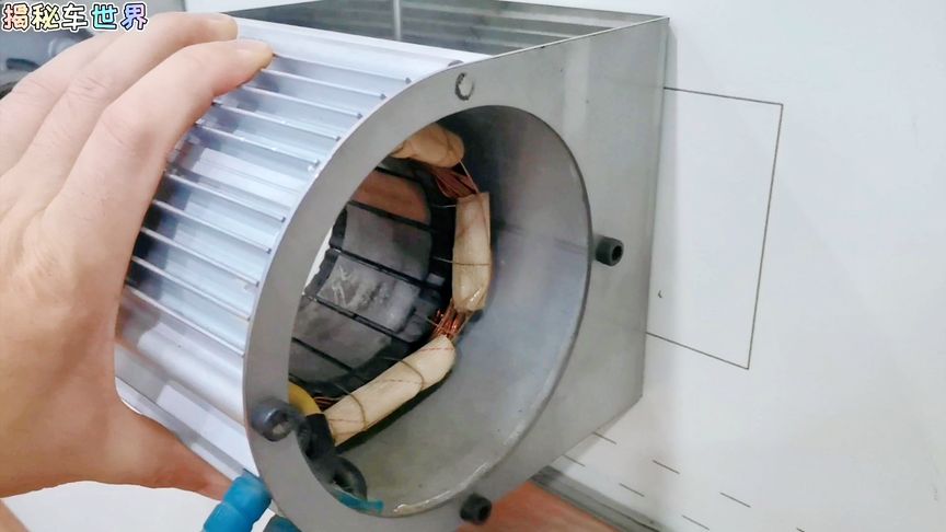 都是驱动电机,看看功率差别有多大