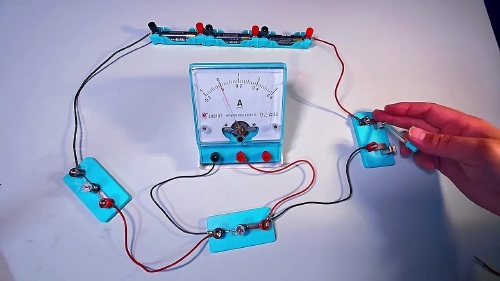 当电流表与灯泡并联会发生什么?多做做实验瞬间明白很多物理题!