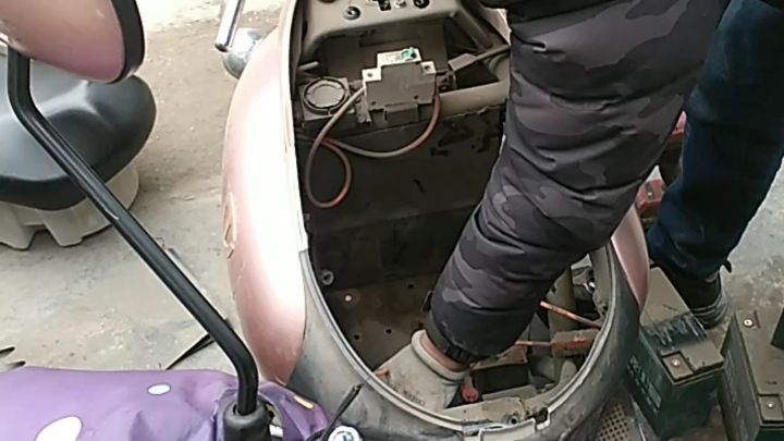 台铃电动车换电池,可以放心使用了