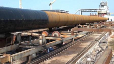 高桩码头中的钢管桩材料进场需要.