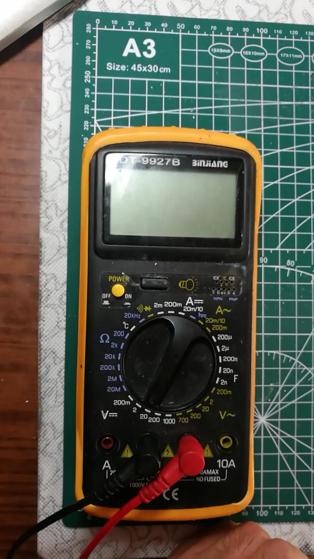 万用表多的用不过来,展示一下40年前的指针万用表