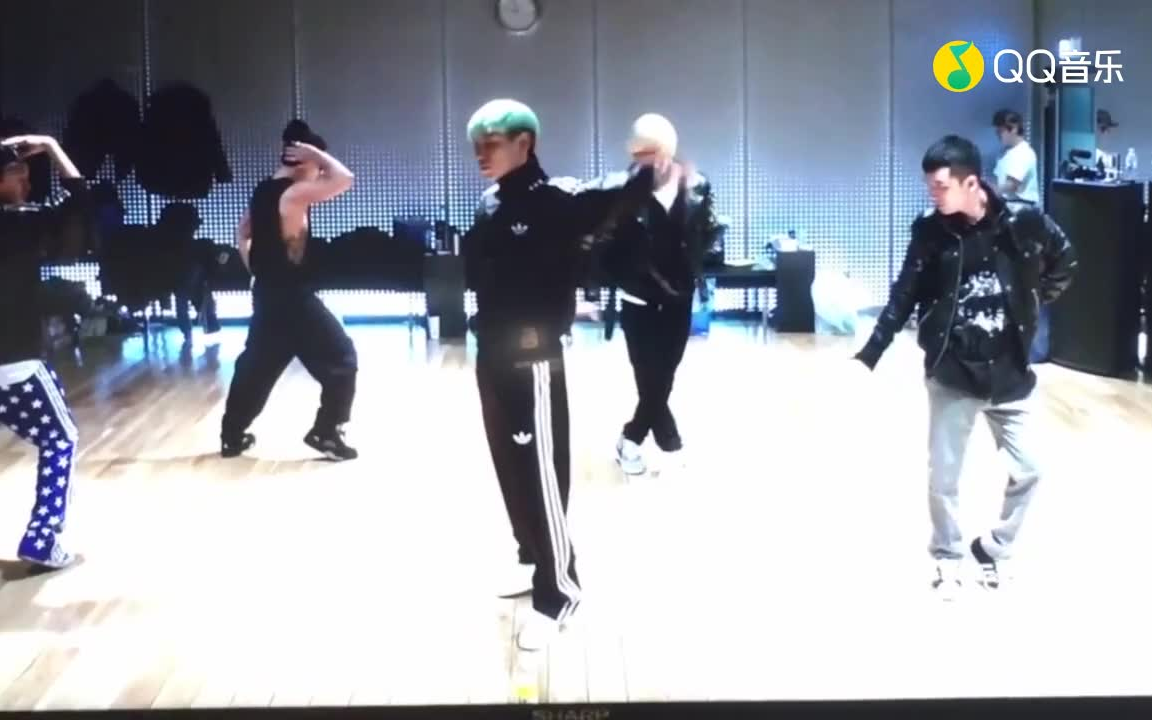 BIGBANG-Blue舞蹈练习室完整视频,TOP的老年迪斯科舞蹈