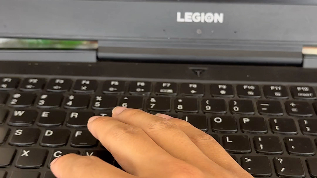 拯救者y7000p 开机不亮屏 就出个差几天没开机