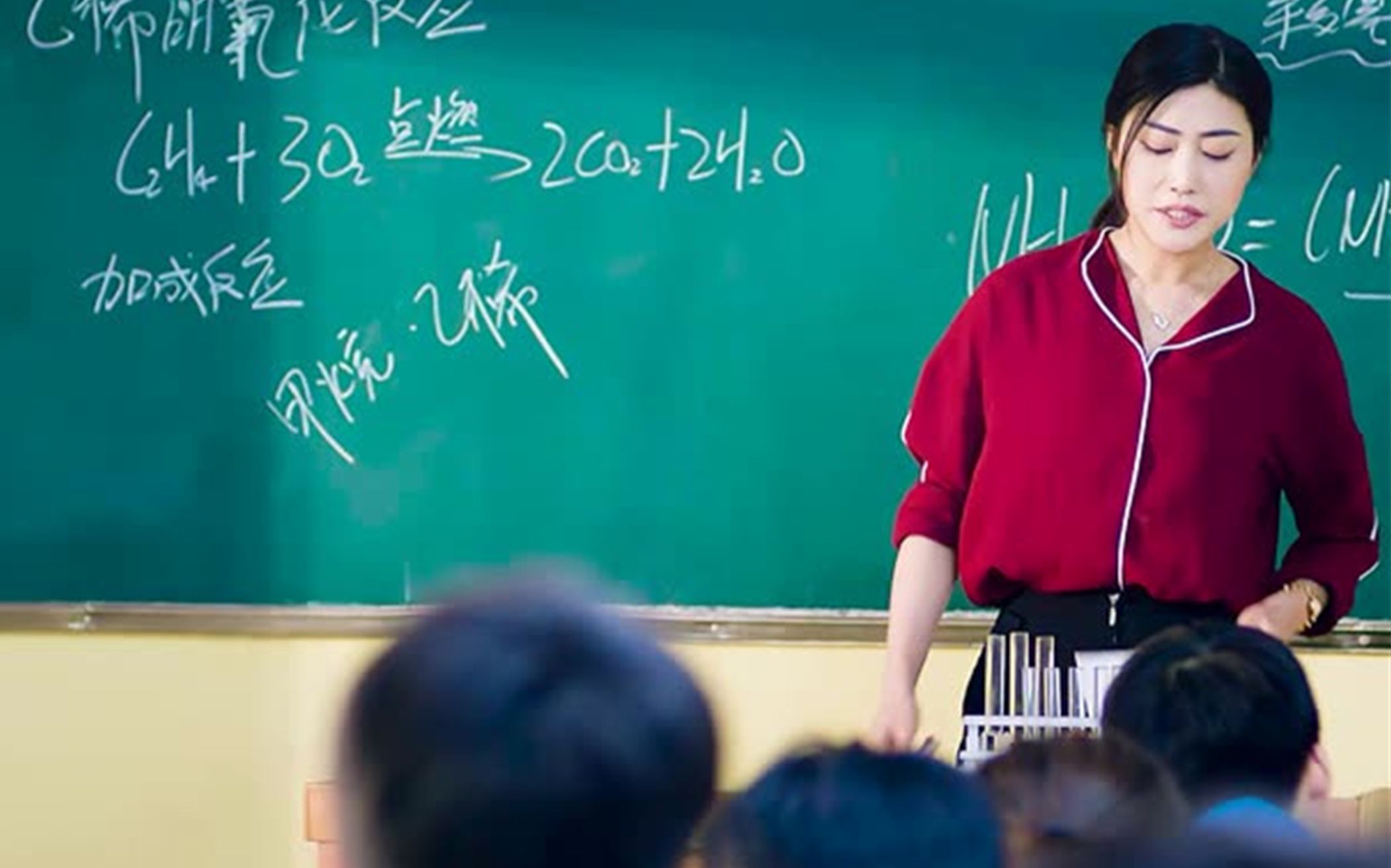 高强度的学习任务压得学生喘不过气,班主任的做法太暖心了