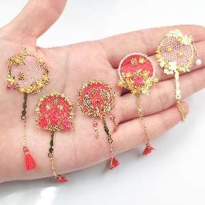 花好月圆娃娃饰品 