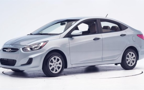 2012 现代 雅绅特/瑞纳 侧面碰撞测试 iihs