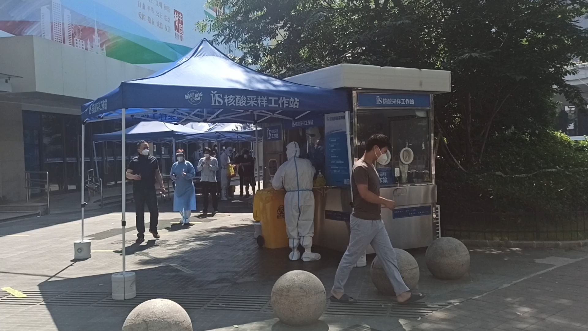 上海解封,常态化核酸检测启用,单人单管,一天可检测850万人