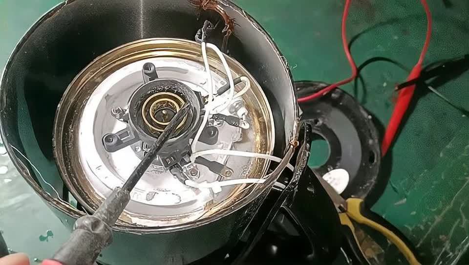 电水壶不通电检查发现是这个原因,看看吧!