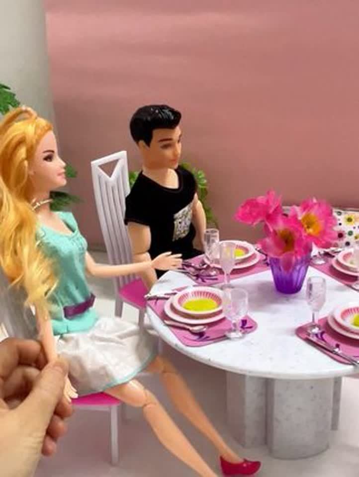 芭比一家吃饭 #儿童动画 #卡通动漫 #儿童益智早教 #公主系列玩具 #...