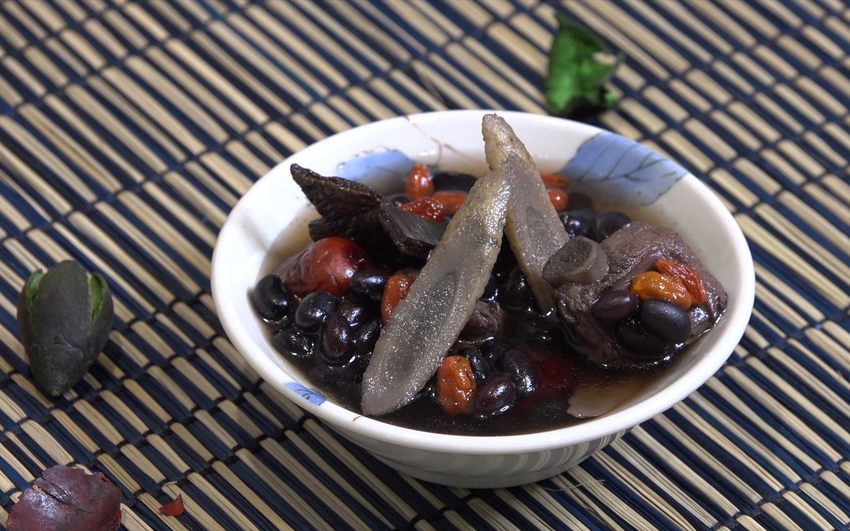 吃货养成!专家教你做补肾红枣黑豆杜仲