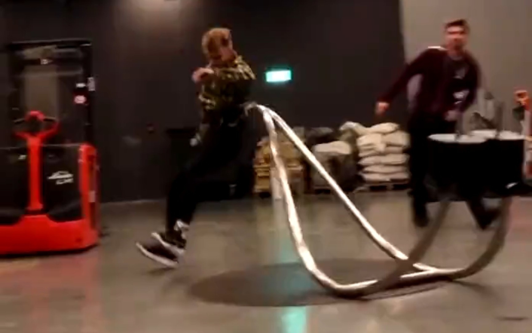 月球行走反重力模拟器