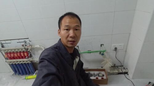 前置过滤器安装这么简单?电工演示安装方法及工具自己安装省钱