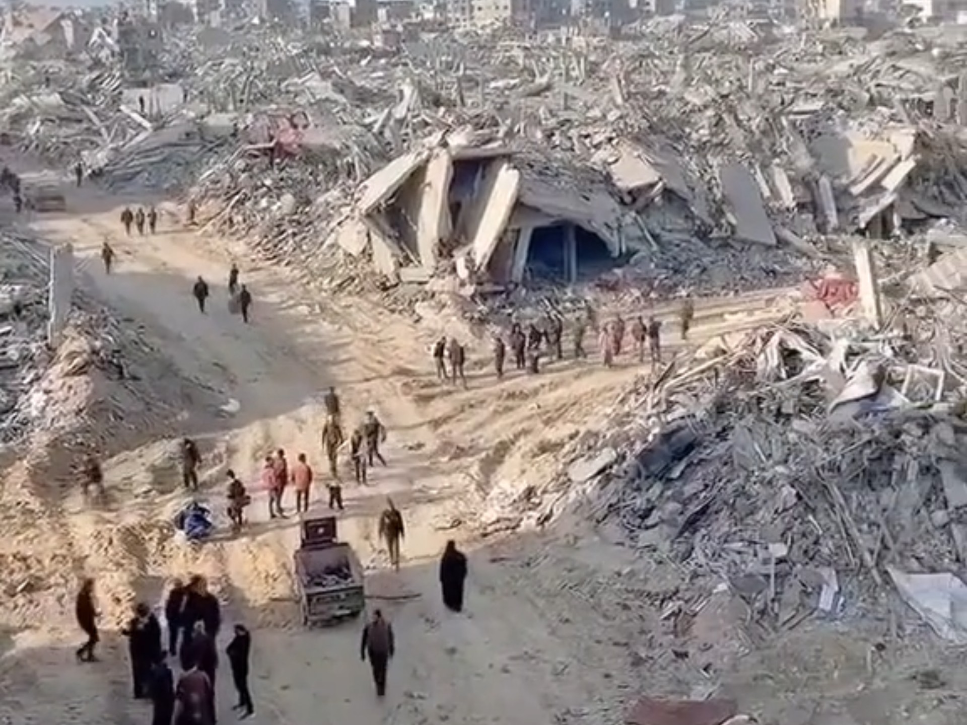 国家还是要有实力,以色列就算现在停火,加沙想要重建自己的家园,估计...