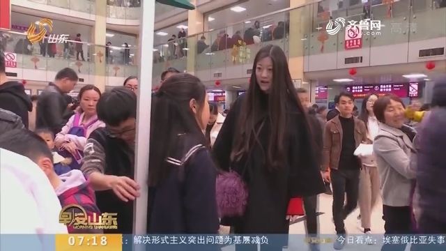 14岁男孩身高“定格”在1.58米,父母懊悔不已:我耽误了我的孩子