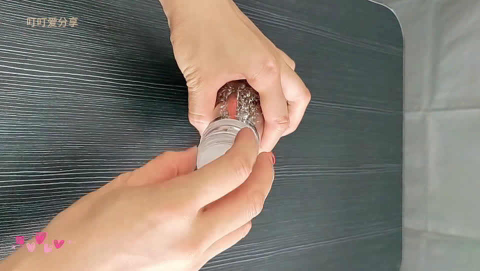 生活小技巧:刷锅洗碗这样使用钢丝球,不湿手也不脏手,特别好用