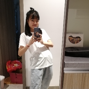 精灵古怪的Caroline咔咔 