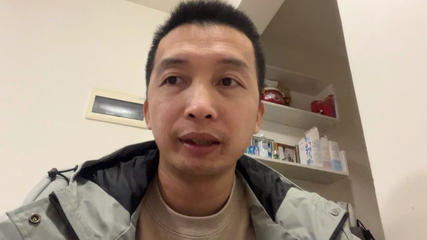 深远009电动车定制终极版本来了,整车黑色碳纤维的车身