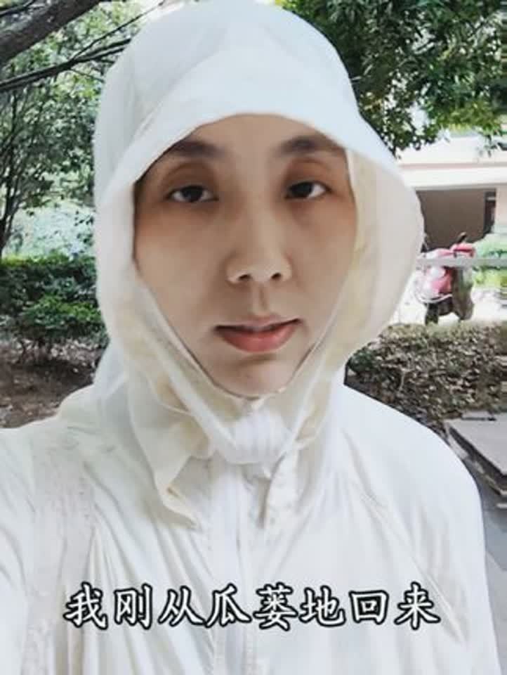 情分比水重 王二宝 旅游归来,给我家每人带回一桶5升富硒水 -王大宝...