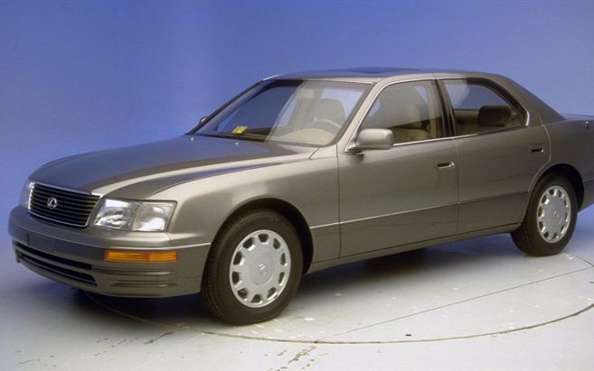应B站友人上传 1997款 凌志 LS400 美国高速安全保险协会 碰撞测试
