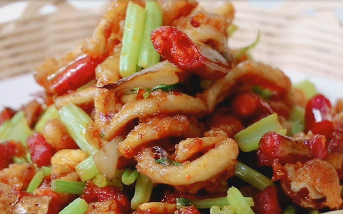 {香辣鱿鱼}香辣鱿鱼好吃带劲的做法,酥脆可口有嚼劲,爱吃鱿鱼的收藏吧!